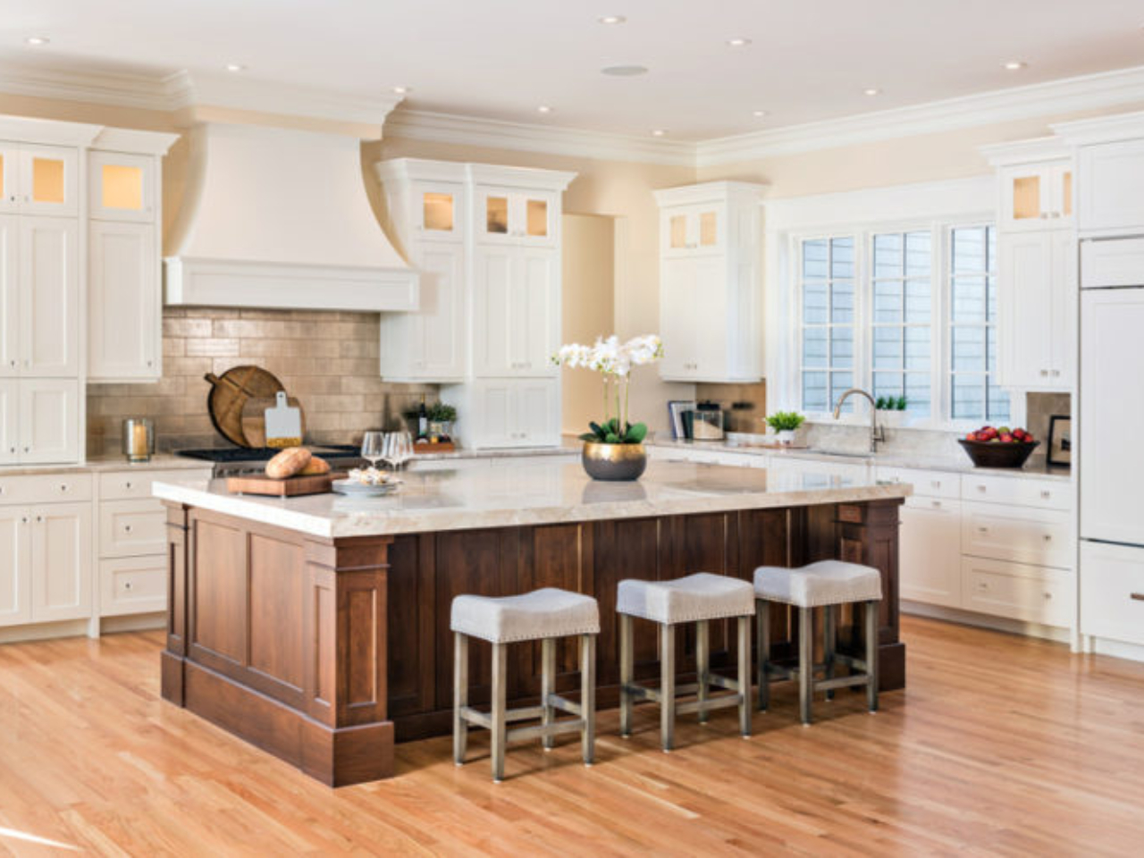 Styling Your New Kitchen - Lewis & Weldon Custom Design Builder